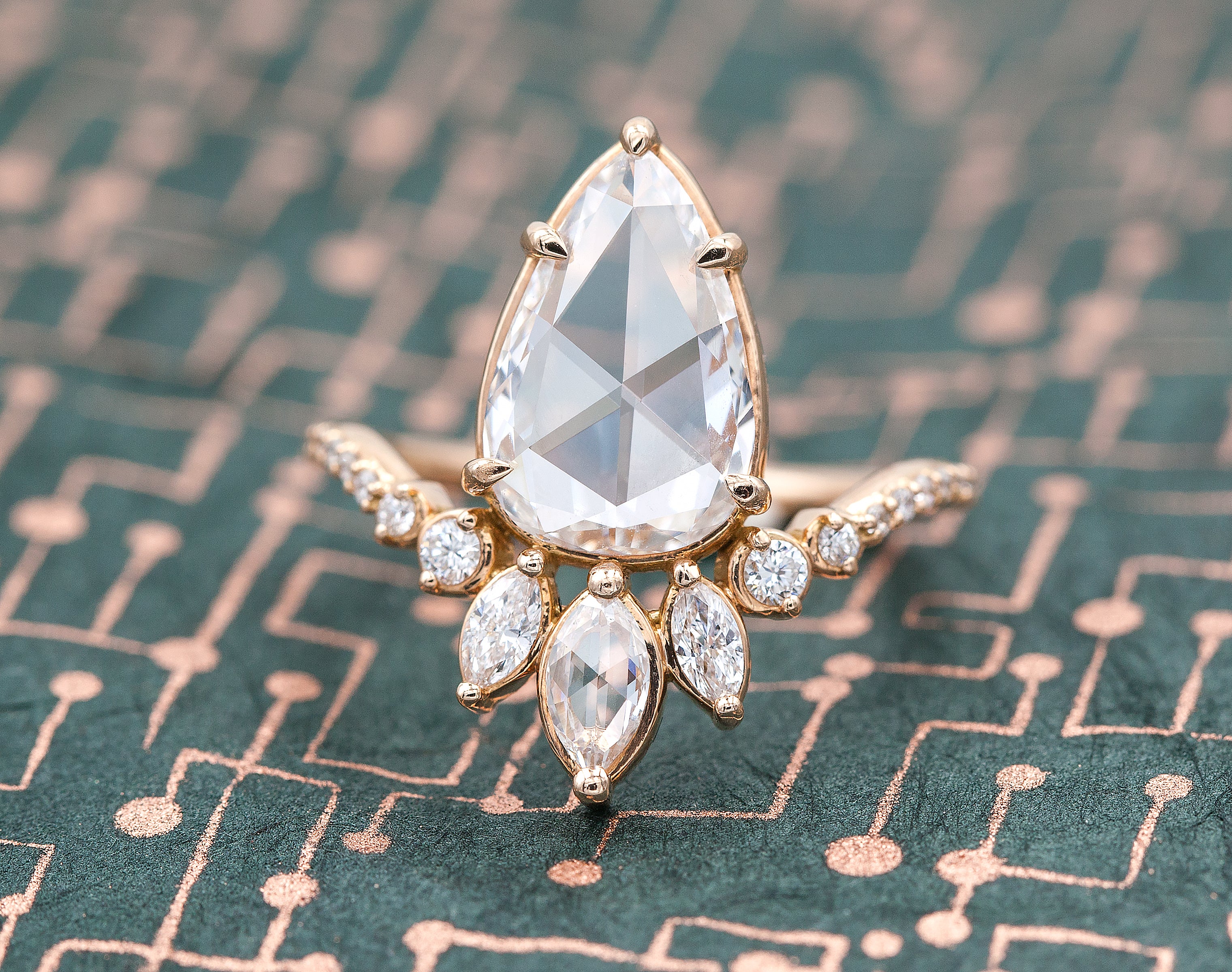 Lotus Ring – Everett