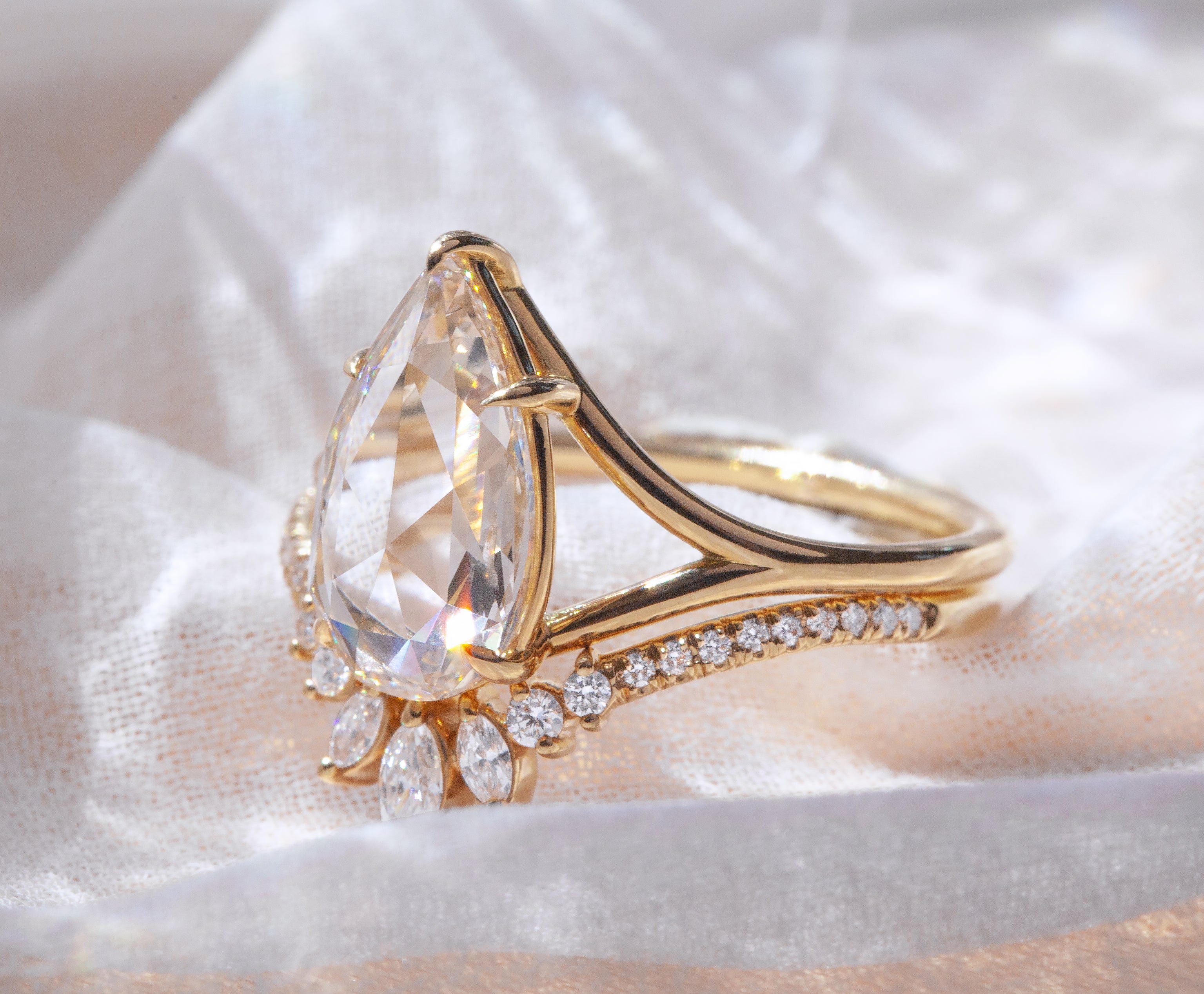 Petite Dahlia Ring – Everett